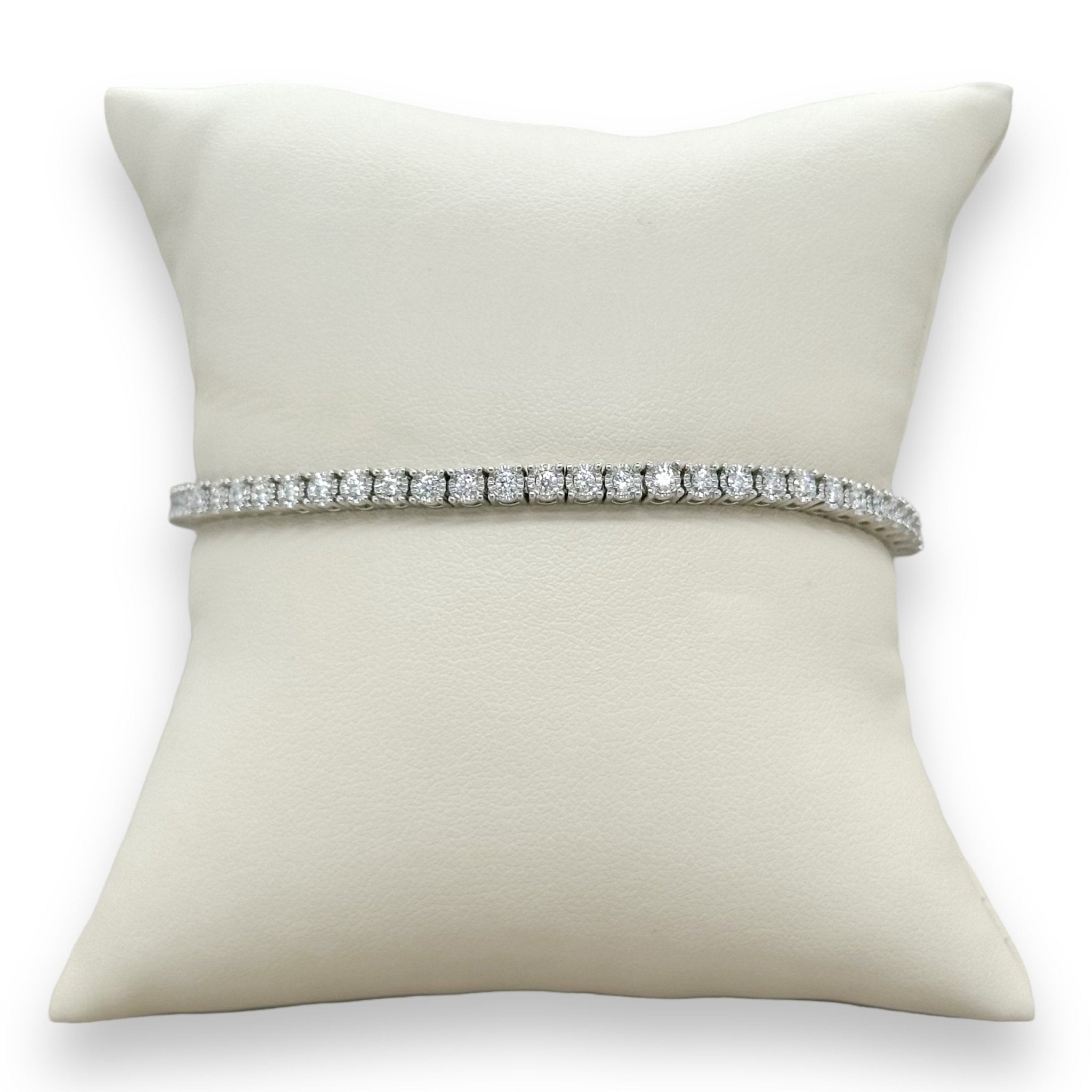 14k-w-gold-104ctw-gsi1-diamond-tennis-bracelet-465966.jpg?v=1720646391